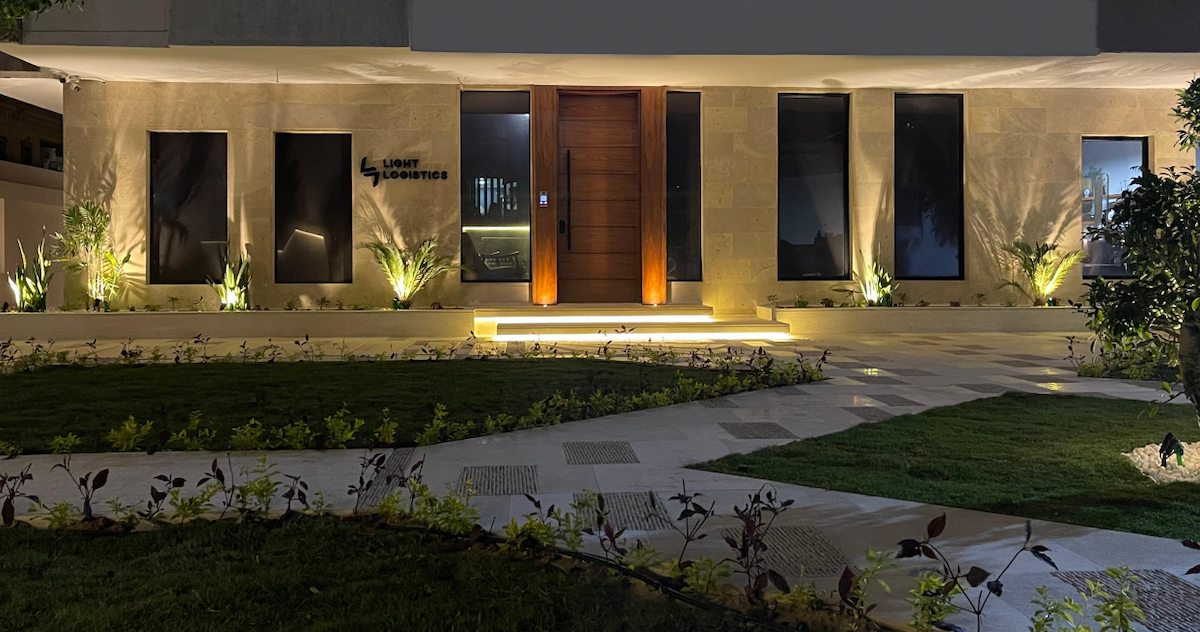 About Us | Light Logistics